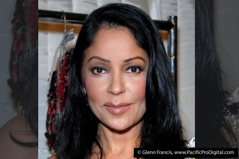 She is two decades her senior – Foxella